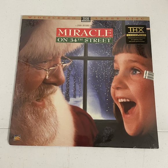 20th Century Studios | Media | Miracle On 34th Street 994 Laserdisc Thx ...